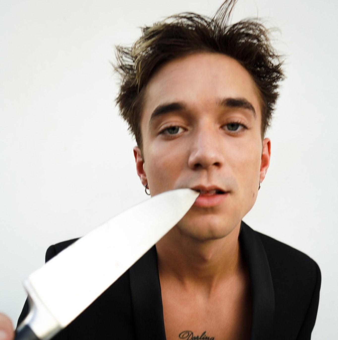 DANIEL SEAVEY DROPS TWO NEW SONGS, OUT NOW – XO Diva D